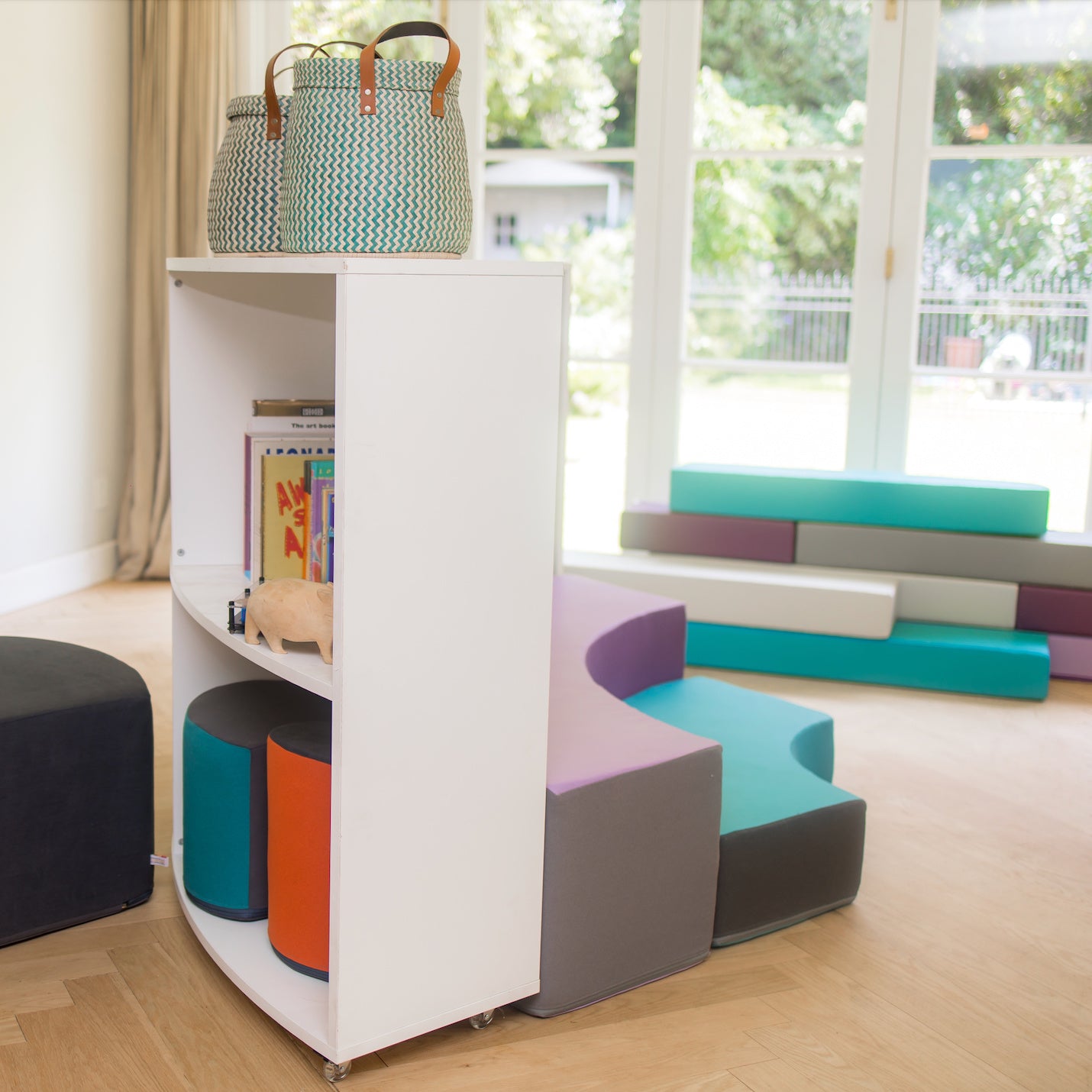 Concave Bookshelf 120 w/ Seating – PlayOn